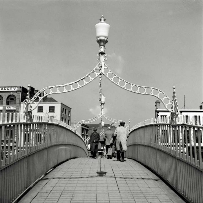 The Ha’Penny bridge – A bridge of many names and stories | The Mont